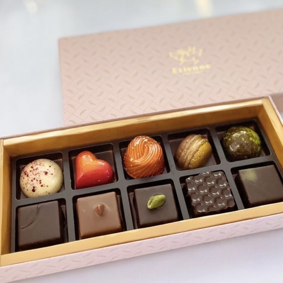 ボンボンショコラ10個入り Patisserie Etienne