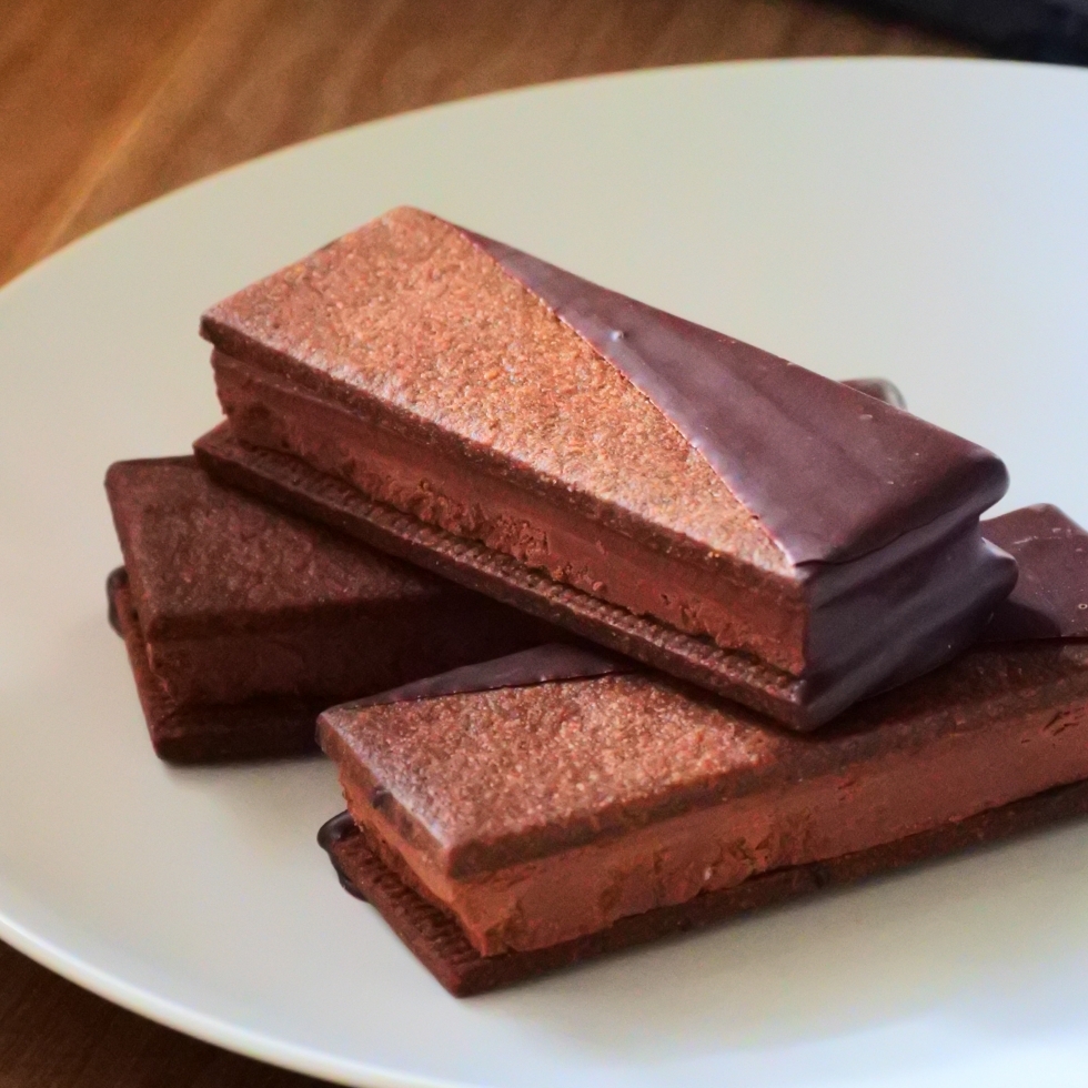 Neiroサンド (ビターショコラ) パティスリー・ネイロ